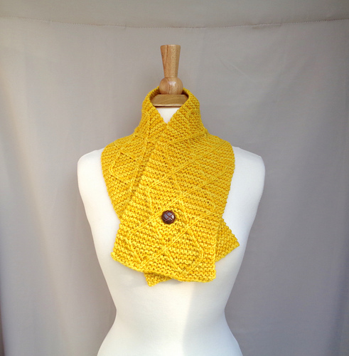 Ravelry: Phoenix Scarf pattern by Emily Johannes