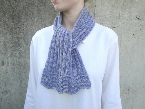 Ravelry: Elsa Scarf pattern by Emily Johannes
