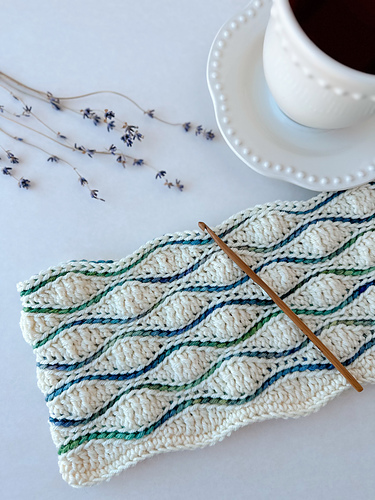 Ravelry: Ondine Cowl pattern by Colette Henry