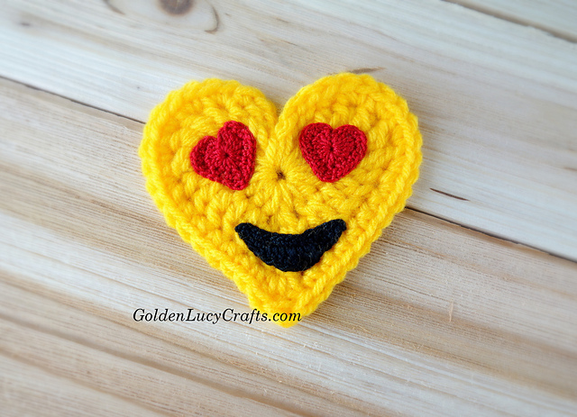 Ravelry: Heart Eyes Emoji Valentines pattern by GoldenLucyCrafts