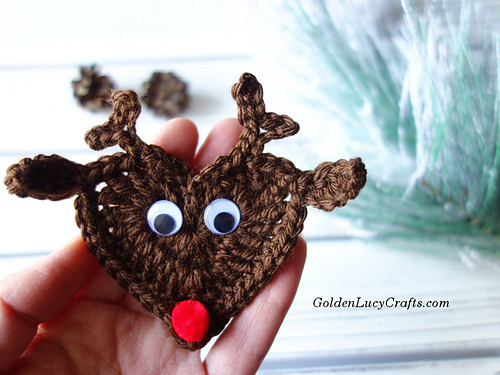 Ravelry: Reindeer Applique pattern by GoldenLucyCrafts
