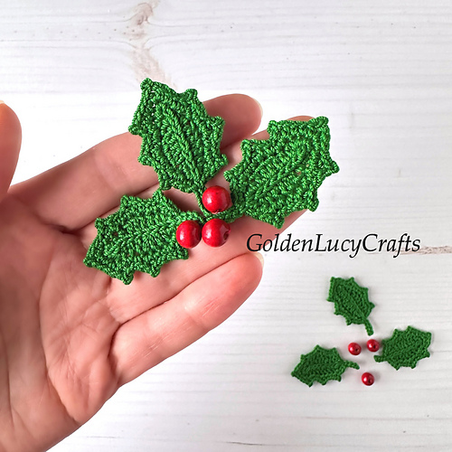 Ravelry: Christmas Holly Leaf Applique pattern by GoldenLucyCrafts