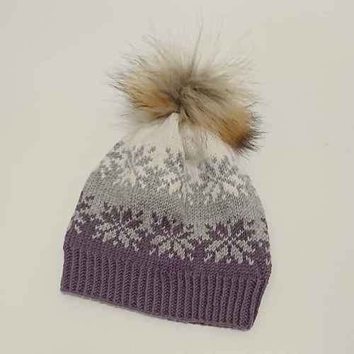 Ravelry: Septemberstjerner Lue | September Star Beanie pattern by MaBe