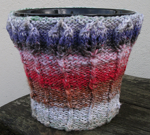 Ravelry: Plant Pot Cosy pattern by Dayana Knits