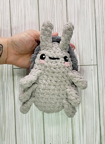 Ravelry: Peekaboo Pals Pill Bug pattern by Grace Kelley