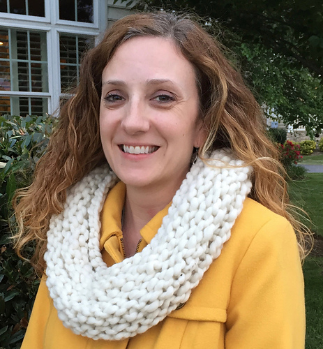 Ravelry: The Finch Chunky Cozy Cowl pattern by Janice Helge