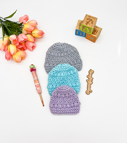 Ravelry: Labyrinth Lullaby Preemie Hats pattern by Lisa M Fox