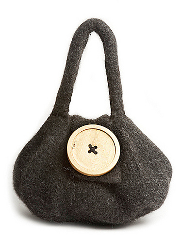 Ravelry: Giant Button Bag pattern by TOFT