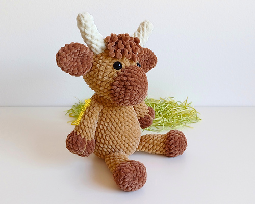 Ravelry: Cinnamon, the Highland Cow pattern by Susanne Grünes