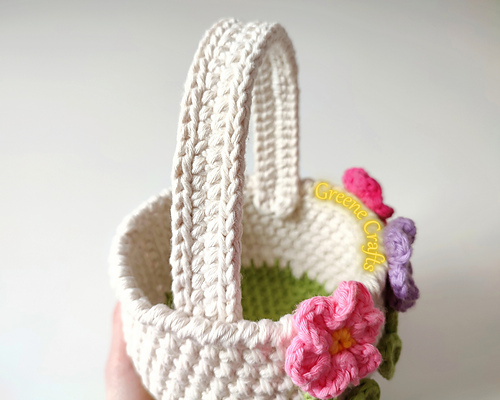 Ravelry: Spring Flowers Basket and Easter Eggs pattern by Susanne Grünes