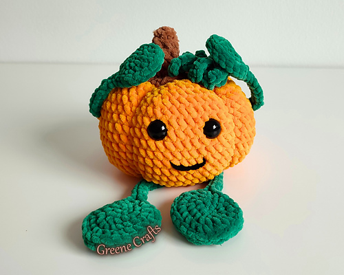 Ravelry: Crochet Pumpkin Plushie (Mr. Tendrils) pattern by Susanne Grünes