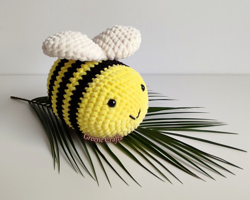 Ravelry: Bee Plush Toy pattern by Susanne Grünes