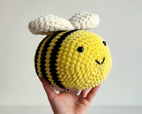 Ravelry: Bee Plush Toy pattern by Susanne Grünes