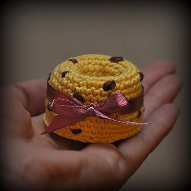 Ravelry: Mini turban cake pattern by Grietje karwietje