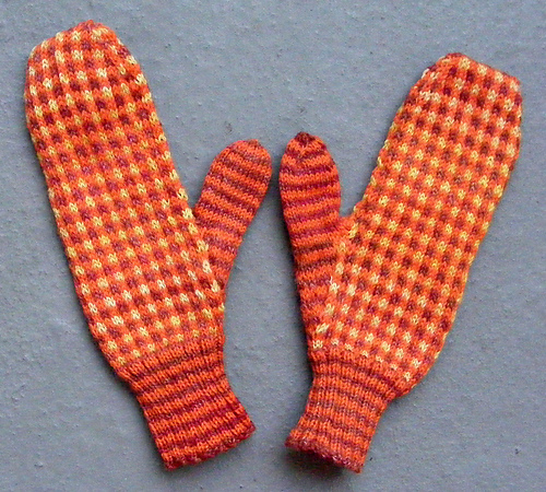 Ravelry: Perky Pepita pattern by Jolijn Copier Designs