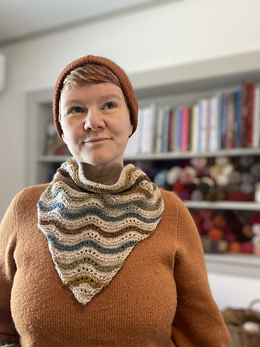 Ravelry: Voar Neckerchief pattern by Gudrun Johnston