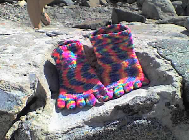 Ravelry: Yeti Feet pattern by Janine Le Cras