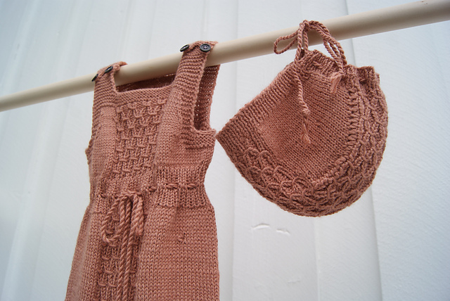 Ravelry: Knitted waffle pattern bonnet pattern by Mette Harbo