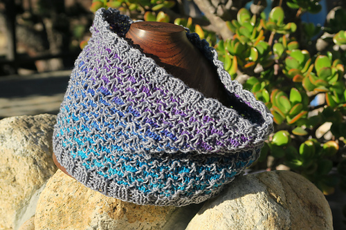 Ravelry: Another Brick Cowl pattern by Gretchen Tracy