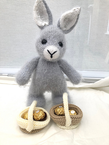 Ravelry: Elderberry Bunny pattern by Pat Alinejad