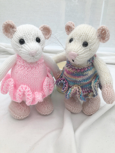 Ravelry: Mulberry Mouse pattern by Pat Alinejad