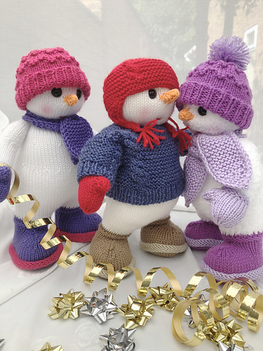 Ravelry: Snuggle the Snowman pattern by Pat Alinejad