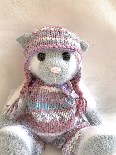 Ravelry: Cattytude pattern by Pat Alinejad
