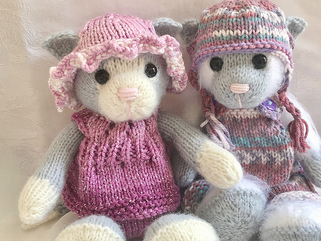 Ravelry: Cattytude pattern by Pat Alinejad