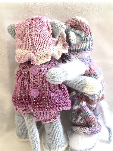 Ravelry: Cattytude pattern by Pat Alinejad