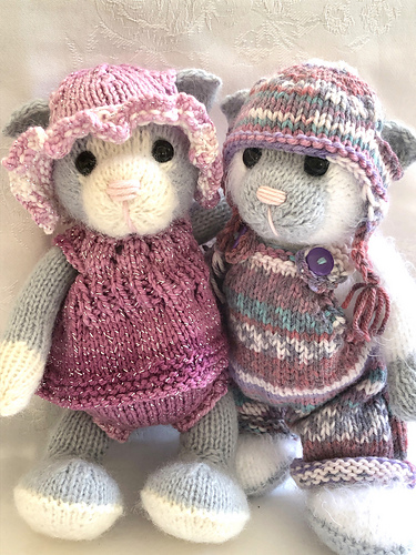 Ravelry: Cattytude pattern by Pat Alinejad