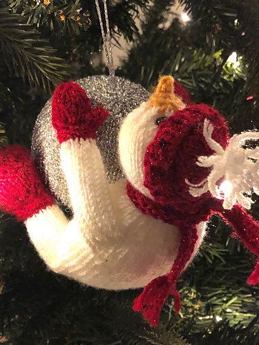 Ravelry: Christmas Tree Baubles pattern by Pat Alinejad