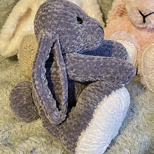 Ravelry: Burdock Bunny pattern by Pat Alinejad