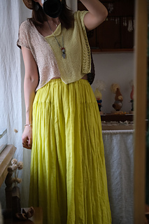 Ravelry: Sea of gold Pullover pattern by HTJ-Feiblomster