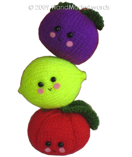 Ravelry: Tomato, Lemon and Plum Pincushion pattern by Loly Fuertes
