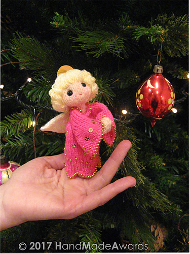 Ravelry: Pink Christmas Angel Finger Puppet pattern by Loly Fuertes