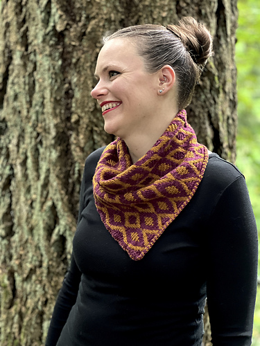 Ravelry: Midway Cowl pattern by Makenzie Alvarez