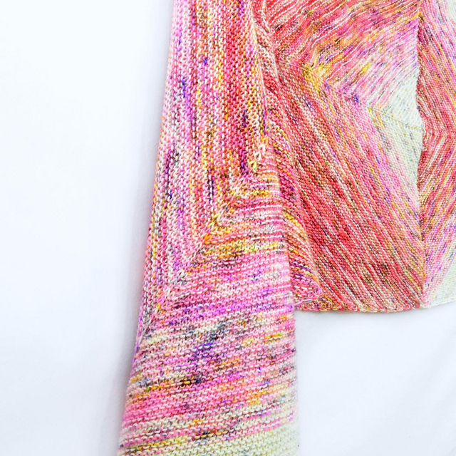 Ravelry: Fading Paradox pattern by Makenzie Alvarez