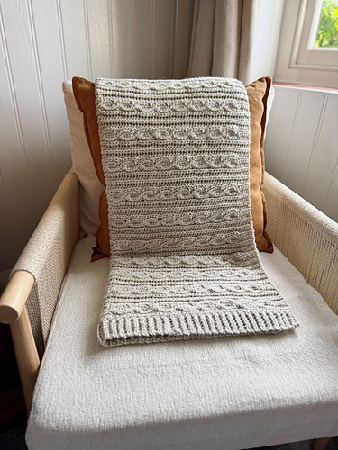 Ravelry: Deidra Blanket pattern by Hannah Cross