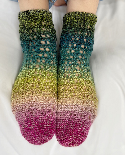 Ravelry: Rialto Ankle socks pattern by Hannah Cross