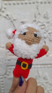 Ravelry: Santa Claus finger puppet pattern by Larisa Ermolaewa