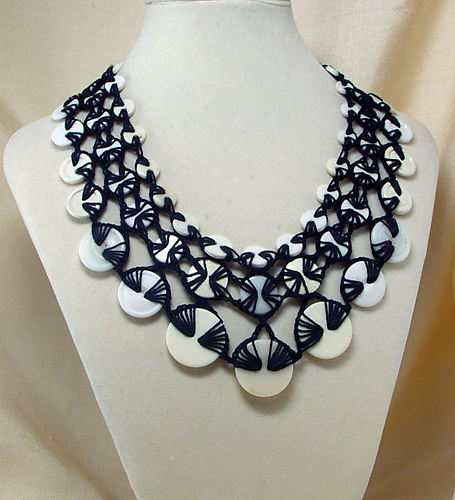 Ravelry: Stacked Button Necklace pattern by ljeans