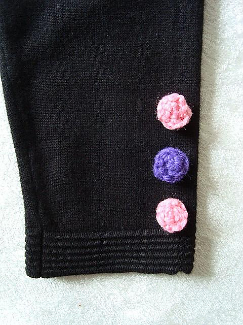 Ravelry: KNIT YOUR OWN BUTTONS pattern by Emi Harrington