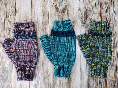 Ravelry: Simple Colorwork Mitts pattern by Heddi Craft