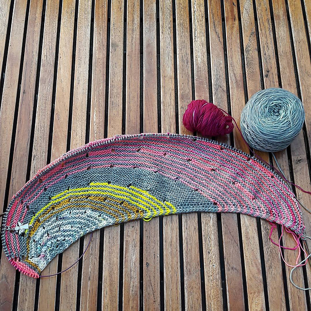 Ravelry: HegeKlaseie's Dotted rays