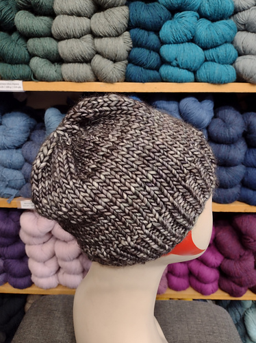Ravelry: Noventa Beanie pattern by Heidi Roe