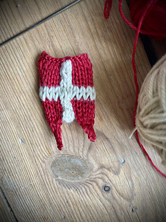 Ravelry: Hiller af Dannebrog pattern by Helene Estela Rivas