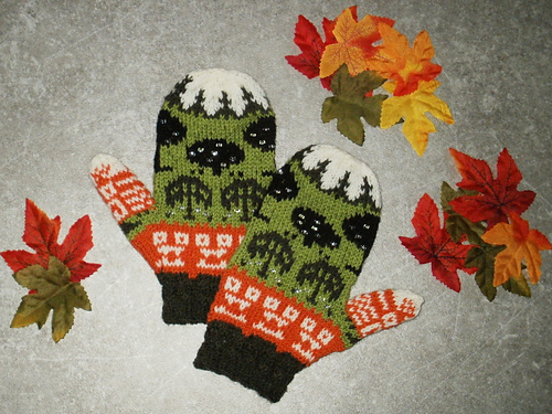 Ravelry: Spooky Park Mitts mystery KAL pattern by Hanna Kyttä
