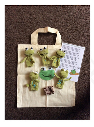 Ravelry: Frog Finger Puppet pattern by Hennie