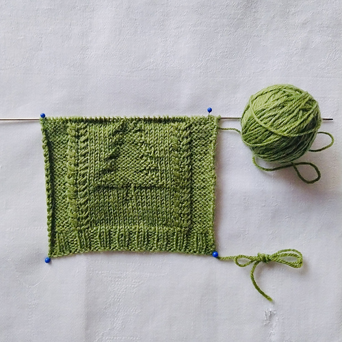 Ravelry: 1:6th scale Celyn Jumpers pattern by Frances Powell