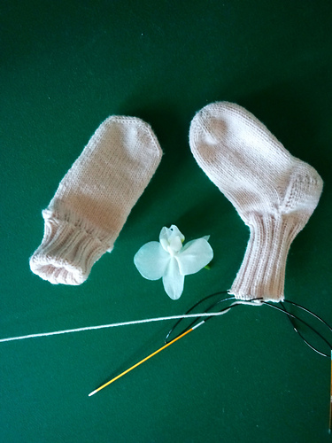 Ravelry: Beginner's Toe Up Socks pattern by Knitting Nani Thelma